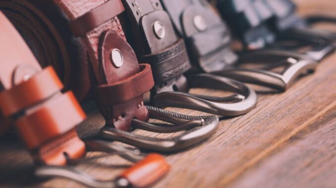 Different Types of Belt Buckles and Their Benefits