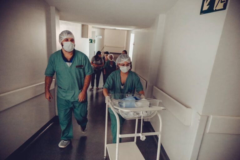 Understanding the Difference Between a GP Obstetrician and an Ob-Gyn